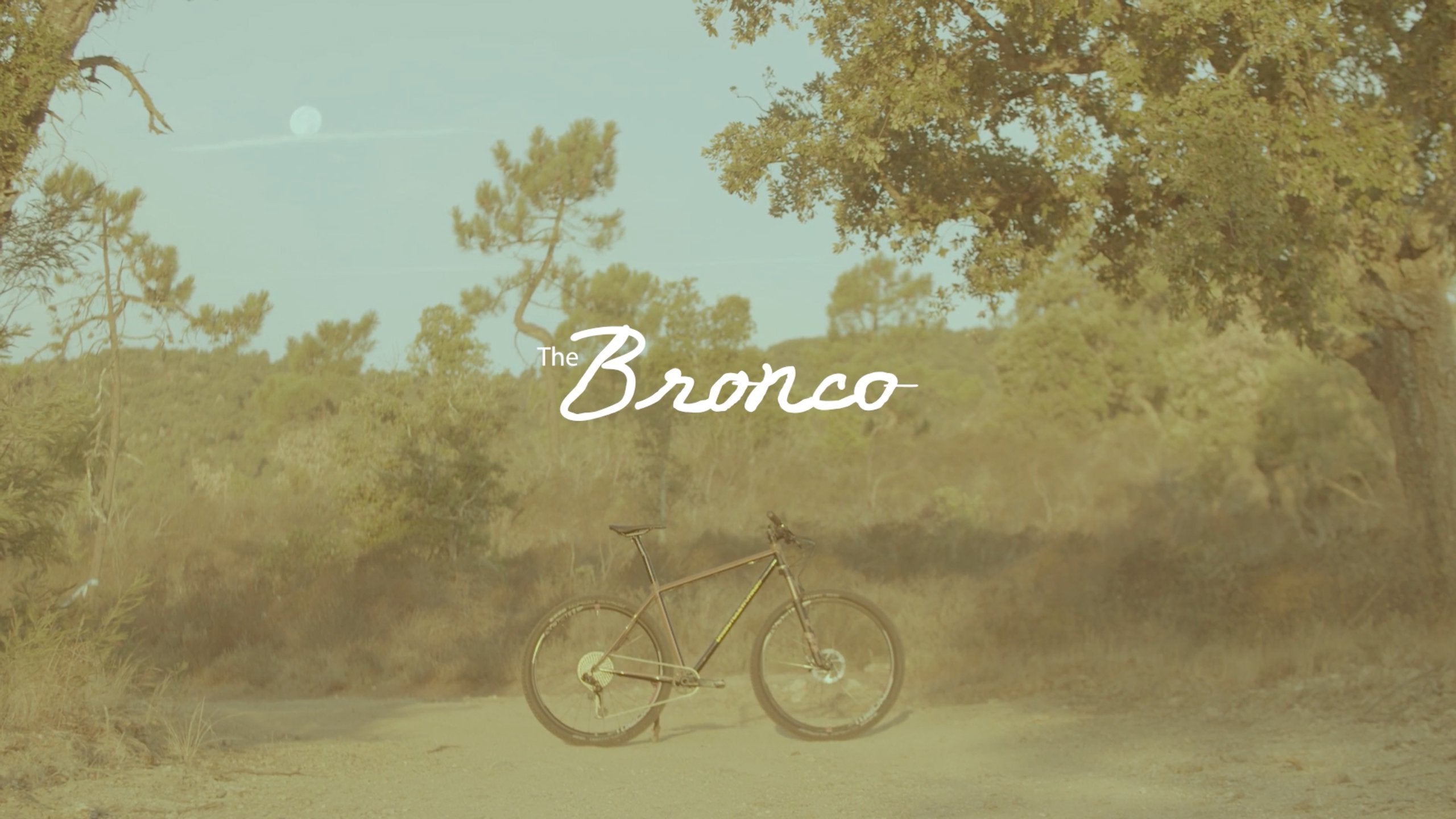 Deus Cycleworks presents: Bronco – (UK) Deus Ex Machina